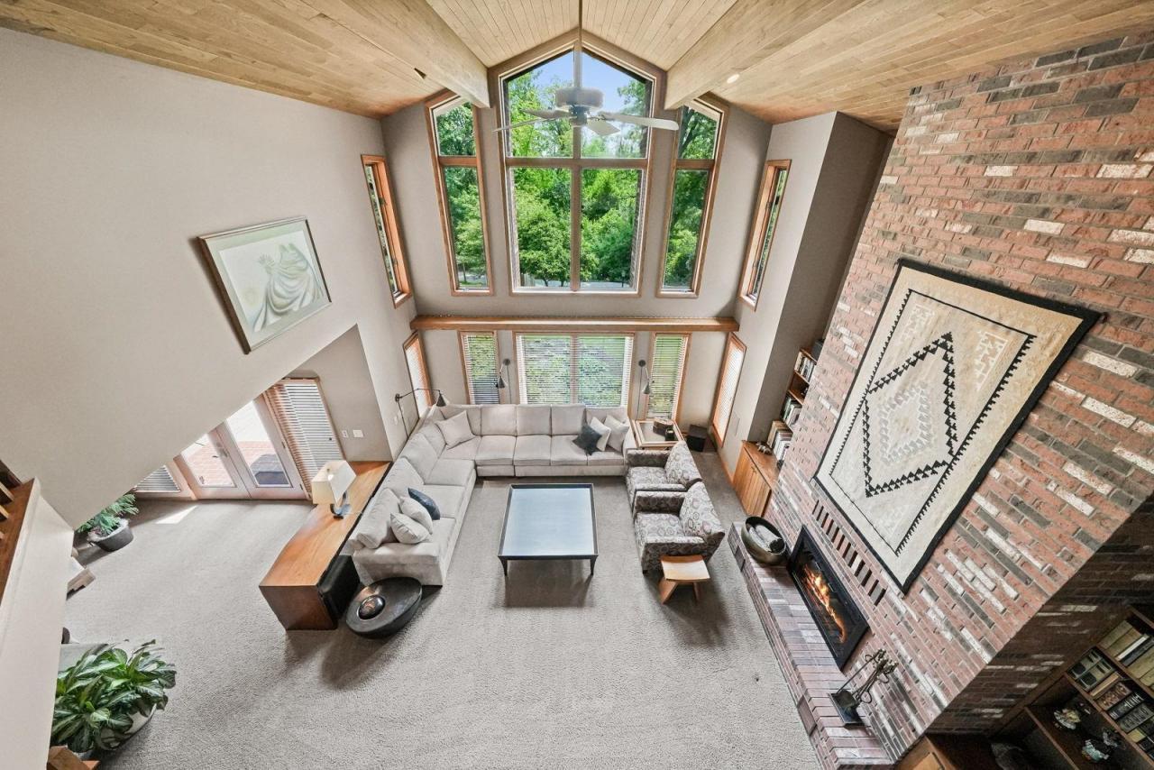 53832 Crystal Creek Ln, Elkhart, IN 46514