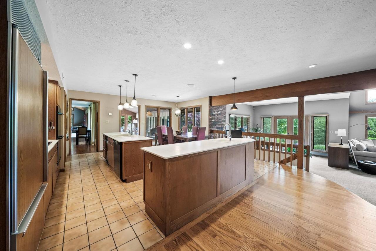 53832 Crystal Creek Ln, Elkhart, IN 46514