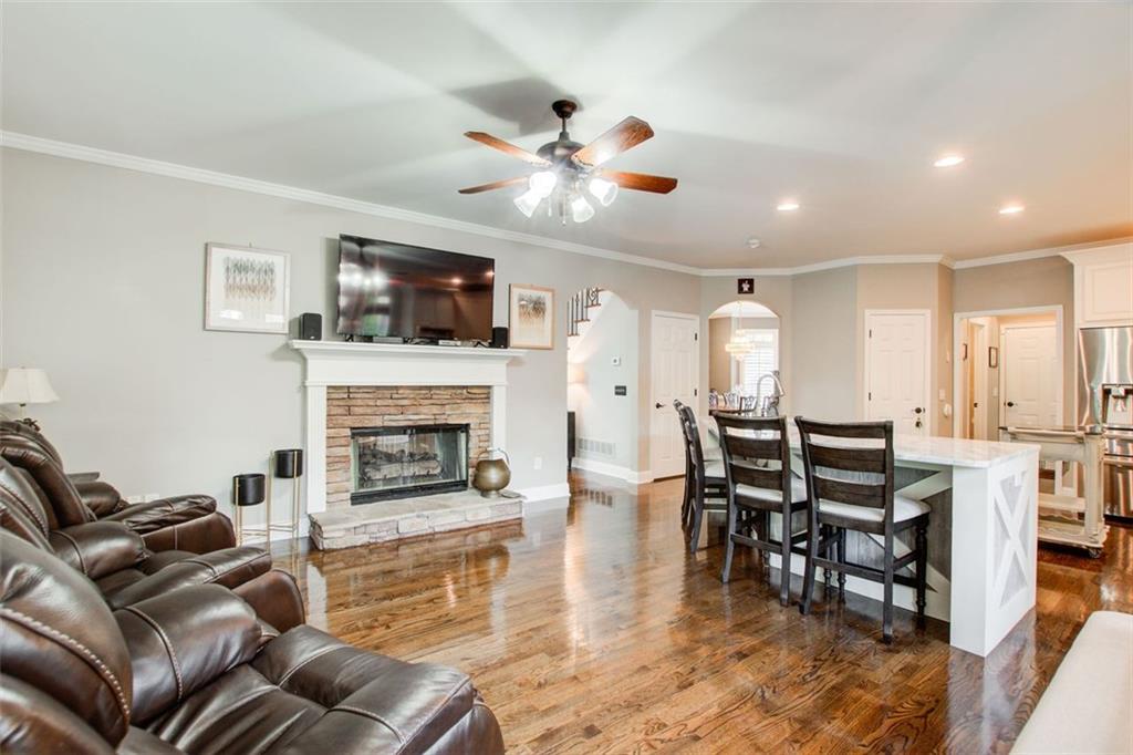 422 Lake Point Trace, Canton, GA 30114