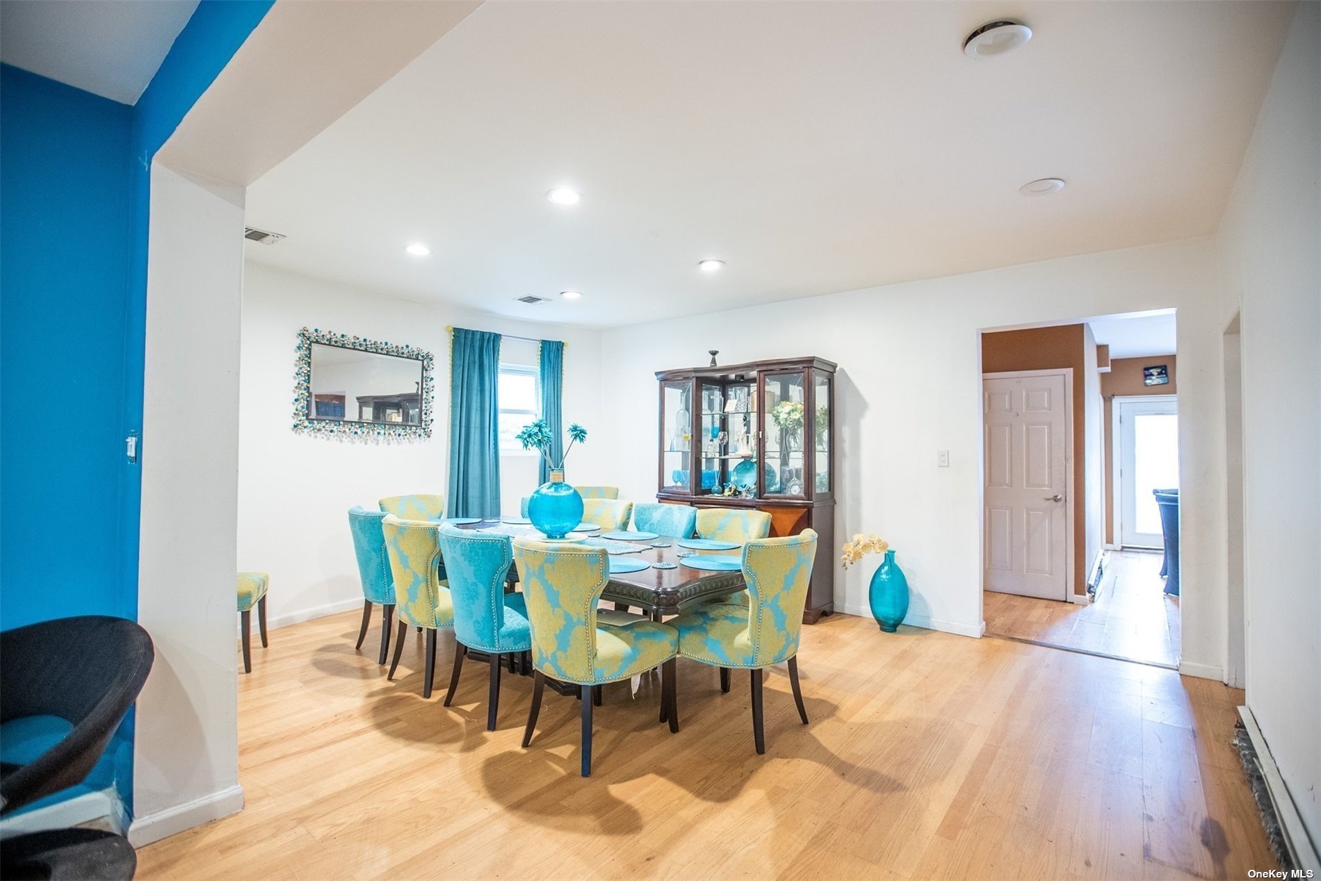 187 S Ocean Ave, Freeport, NY 11520