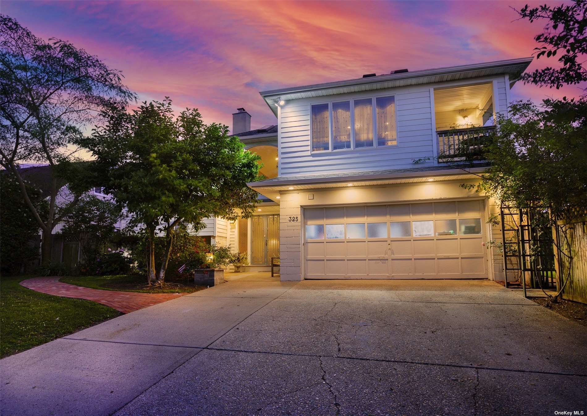 Coldwell Banker Global Luxury – Oceanside, NY