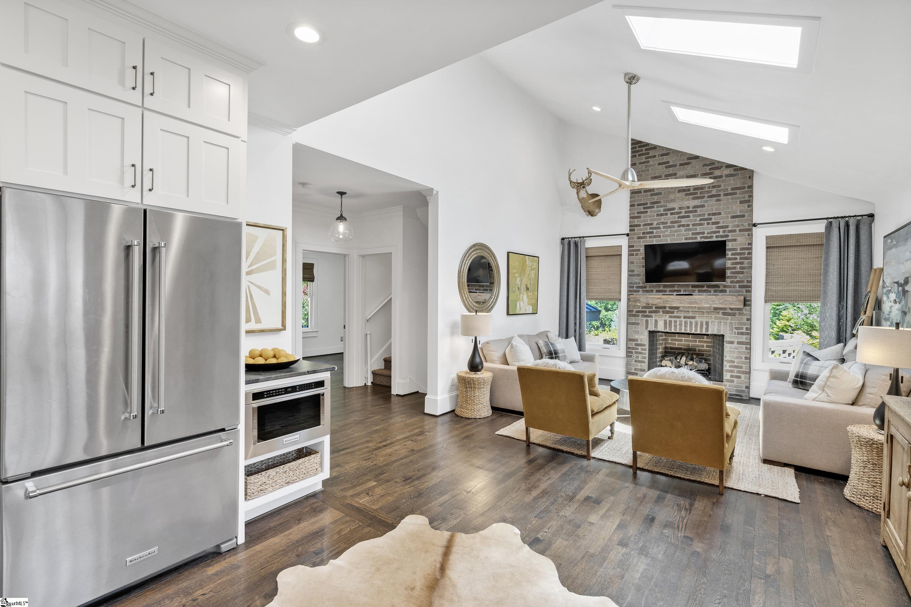 Coldwell Banker Global Luxury – Greenville, SC