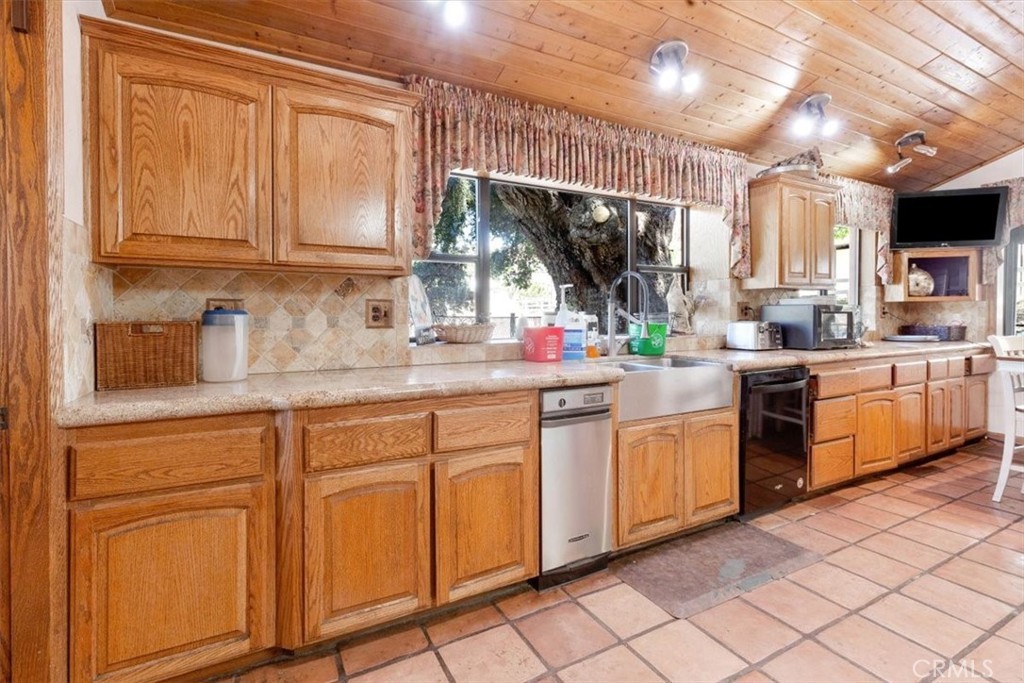 36442 Wildwood Canyon Rd, Yucaipa, CA 92399