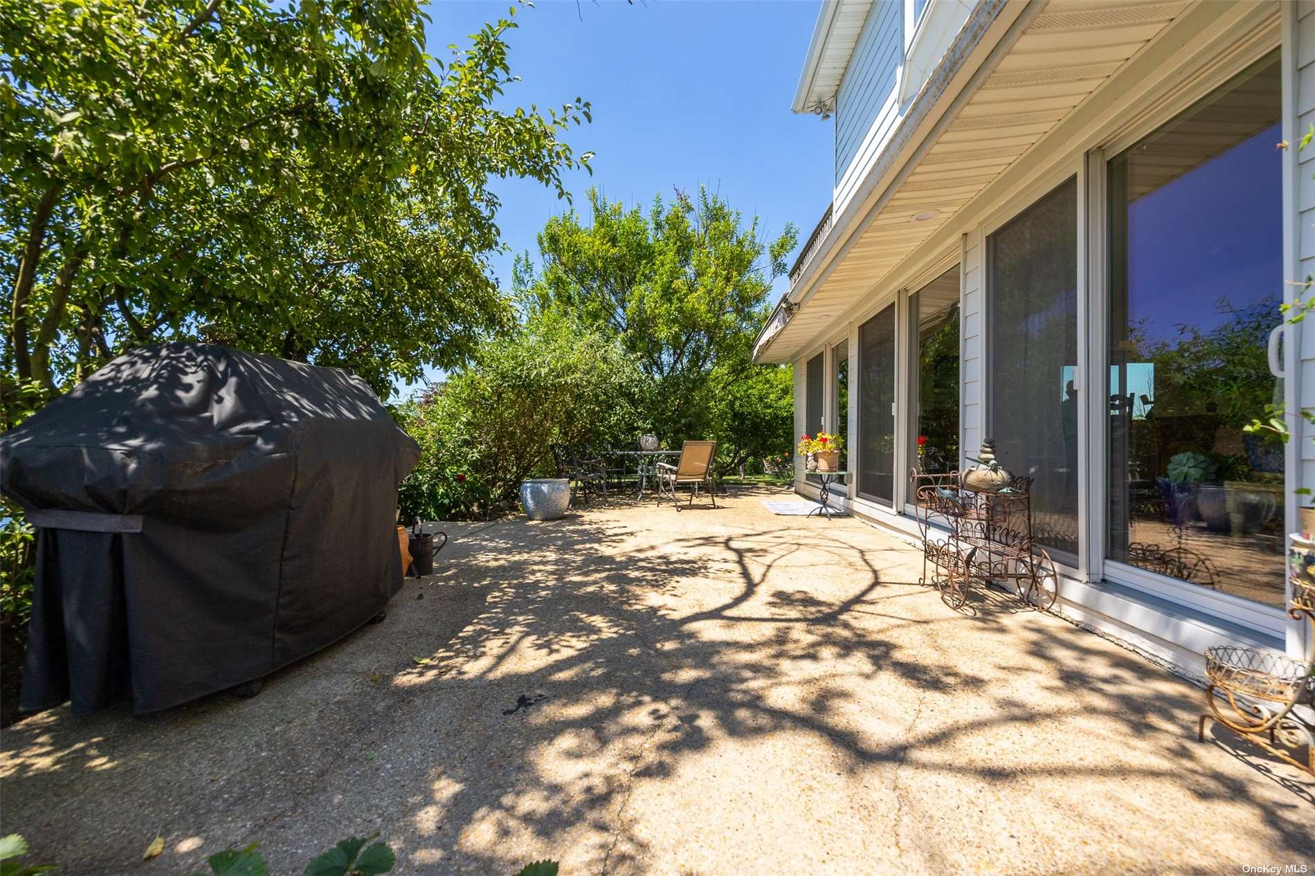 Coldwell Banker Global Luxury – Oceanside, NY