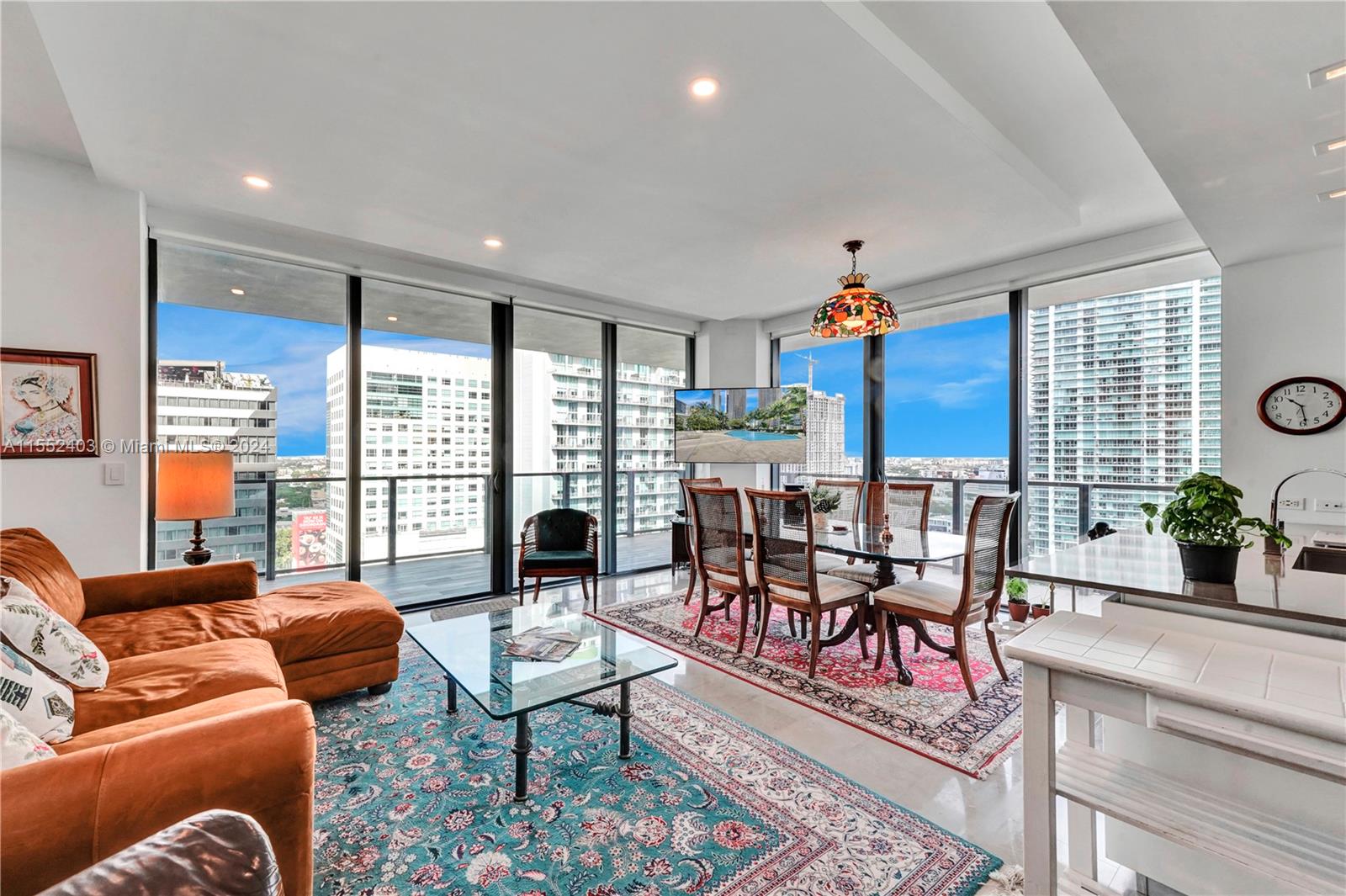 88 SW 7th St, Miami, FL 33130