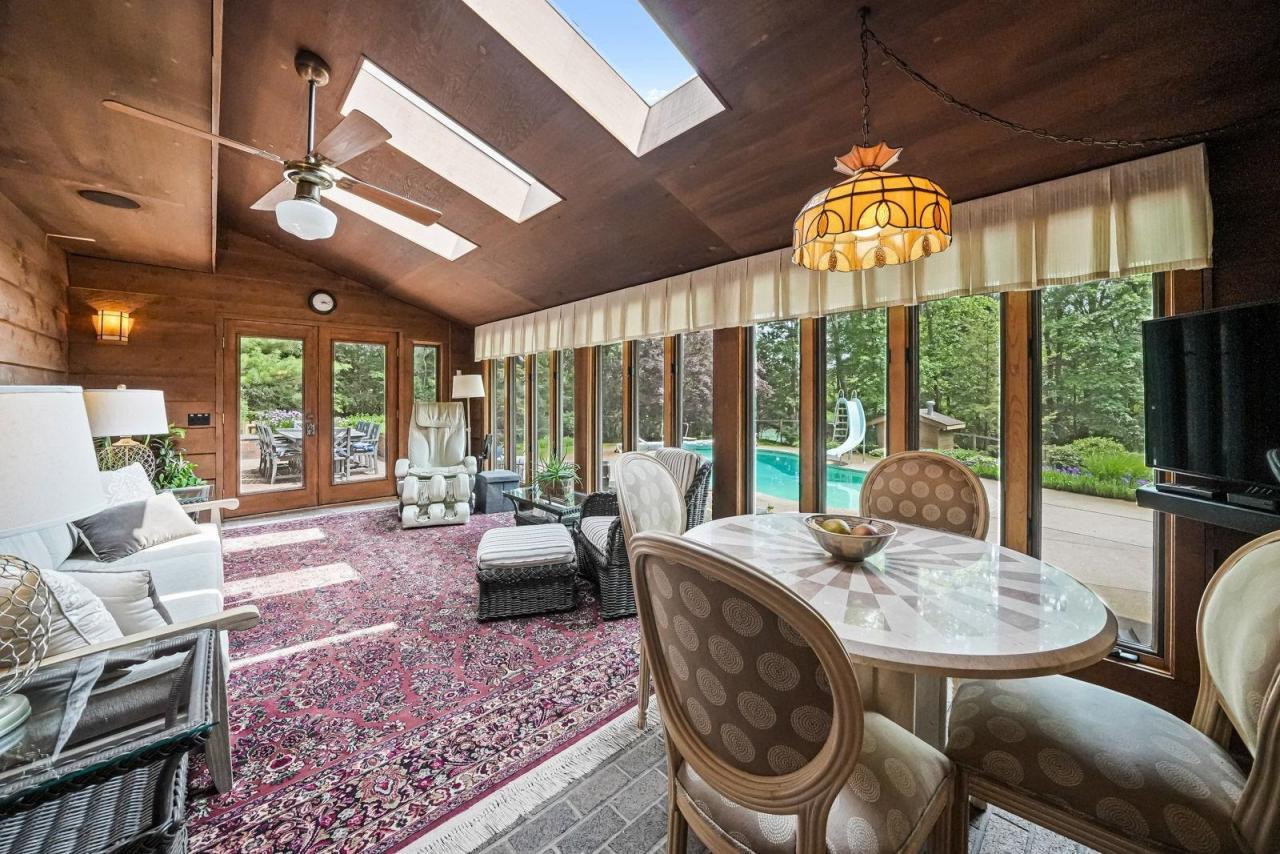 53832 Crystal Creek Ln, Elkhart, IN 46514