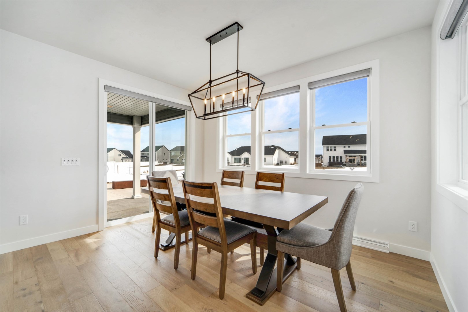 Coldwell Banker Global Luxury – Appleton, WI