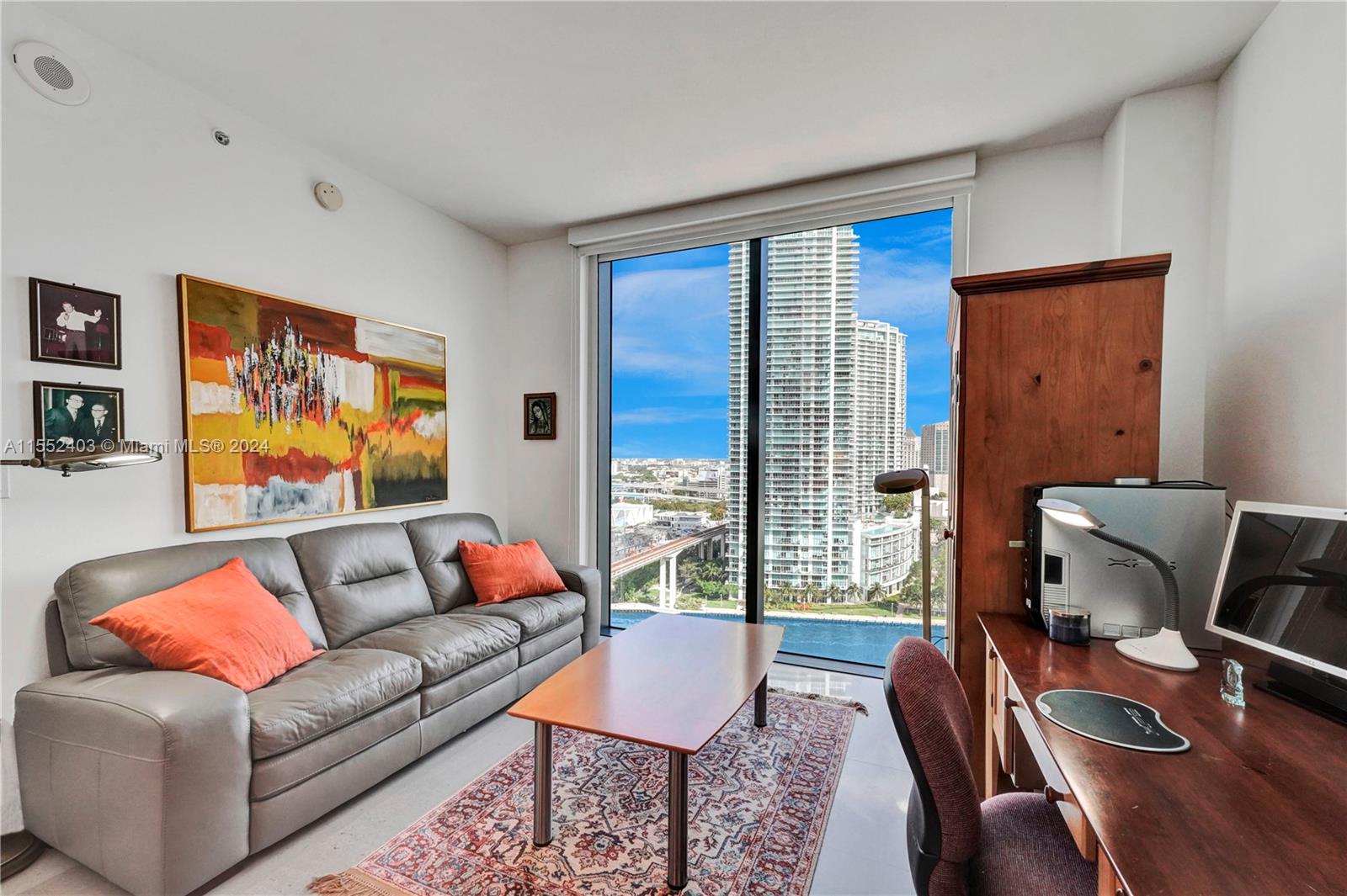 88 SW 7th St, Miami, FL 33130