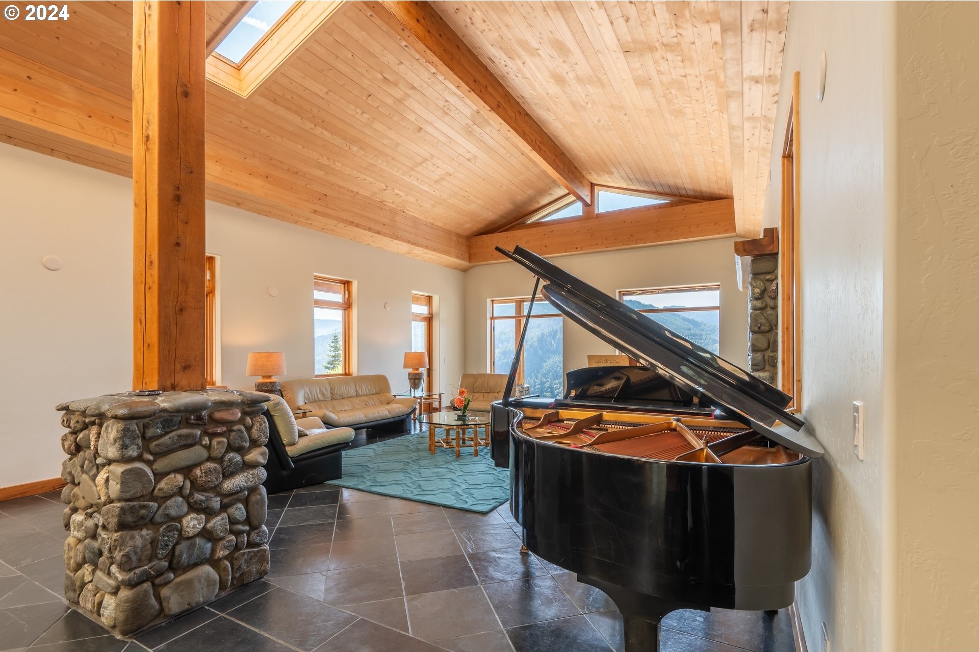 Miller Ranch Rd, Gold Beach, OR 97444