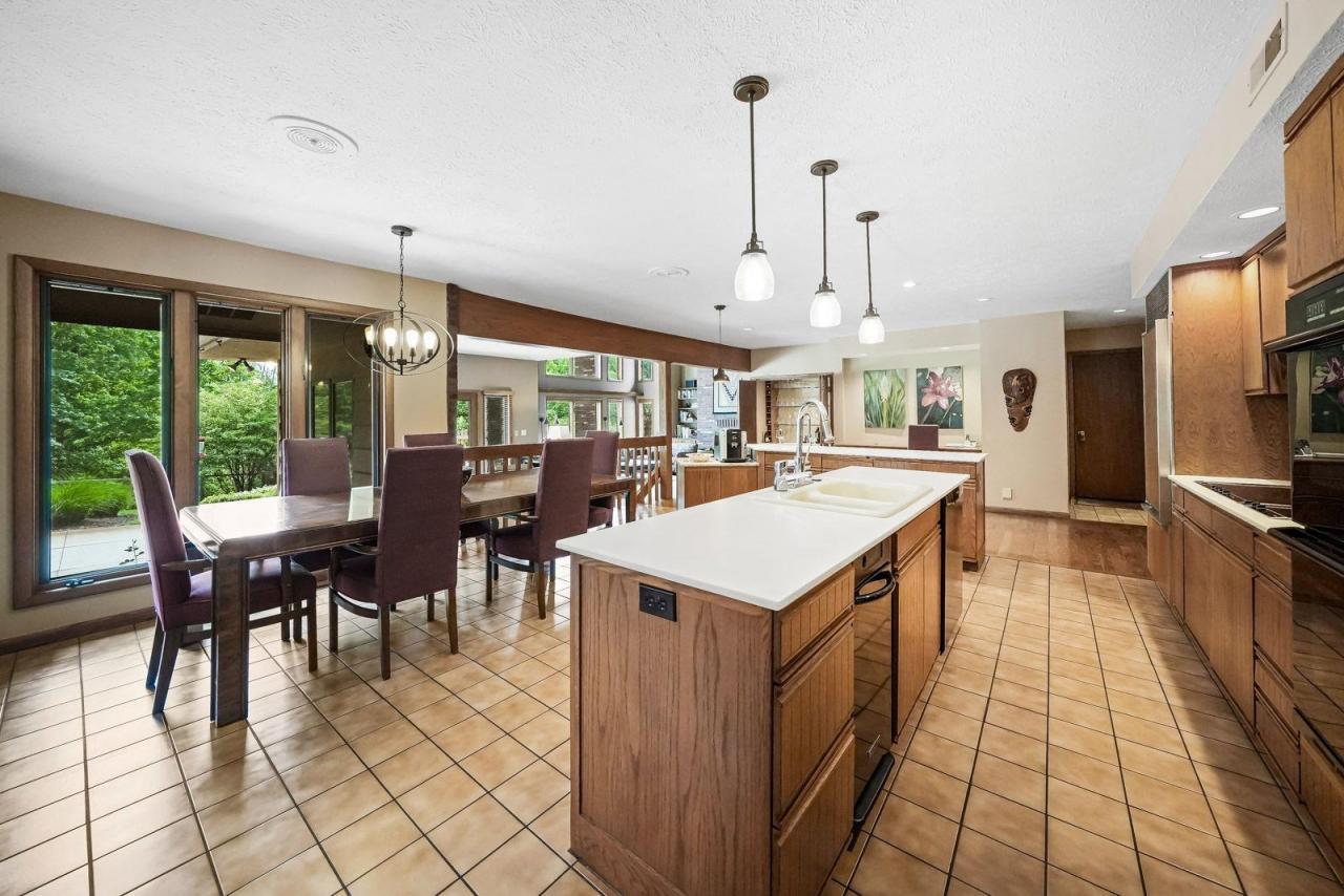 53832 Crystal Creek Ln, Elkhart, IN 46514