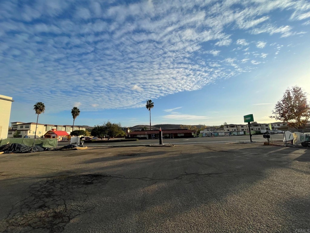 13056 Poway Rd, Poway, CA 92064